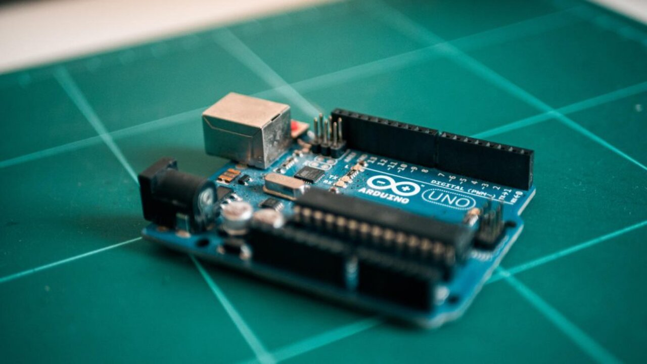 Aprende Programación con Placas IoT: Curso gratis en línea