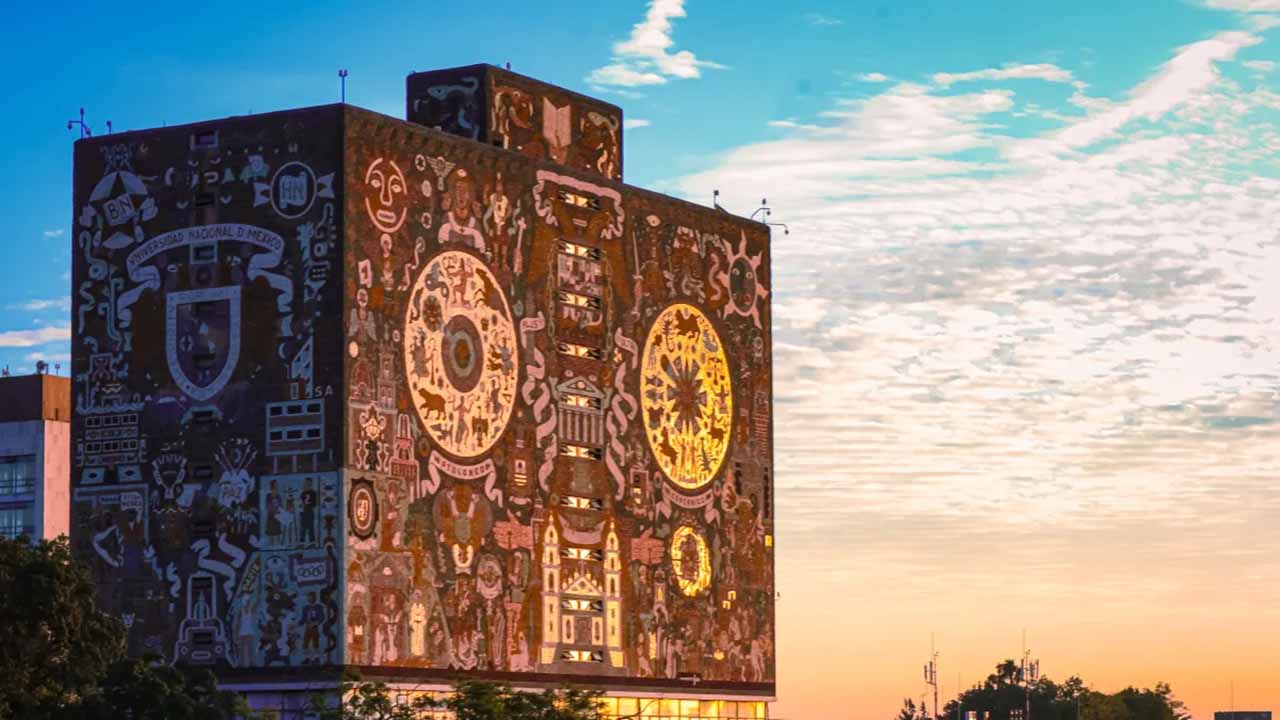 UNAM offers online high school for Mexicans and foreigners