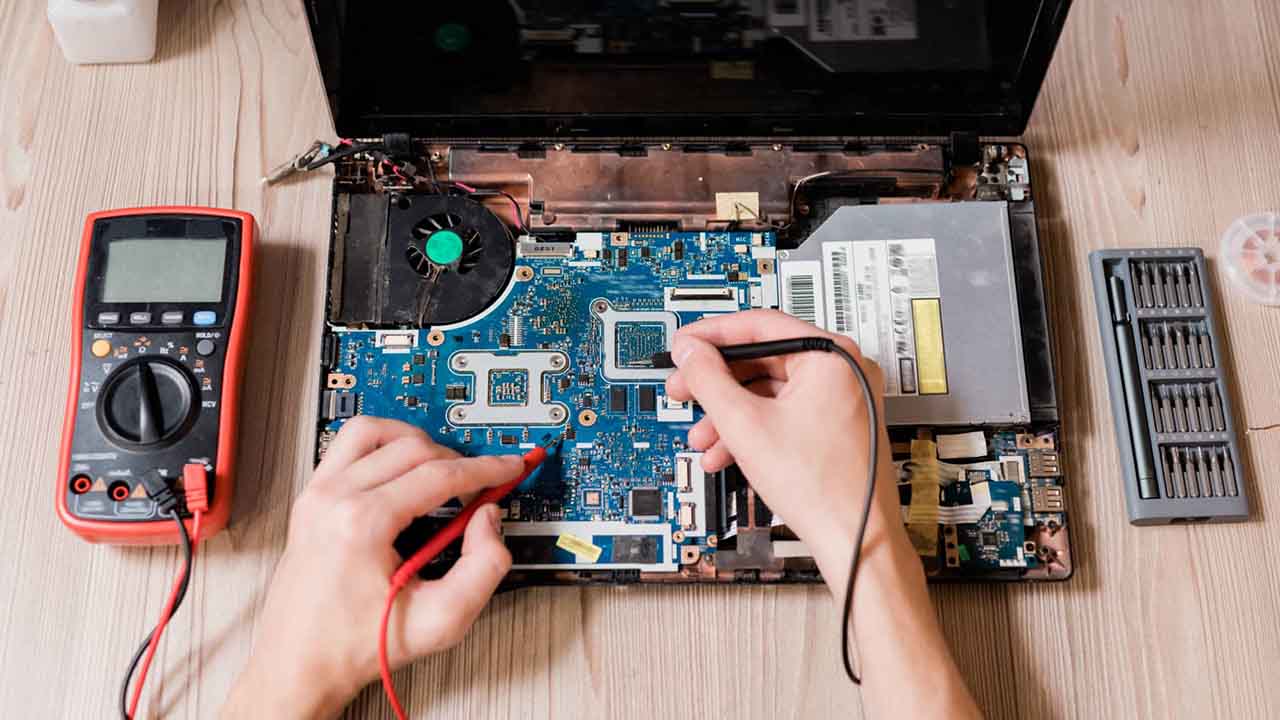 ¿Computadora dañada? Aprende a repararla tú mismo con estos 3 cursos ...