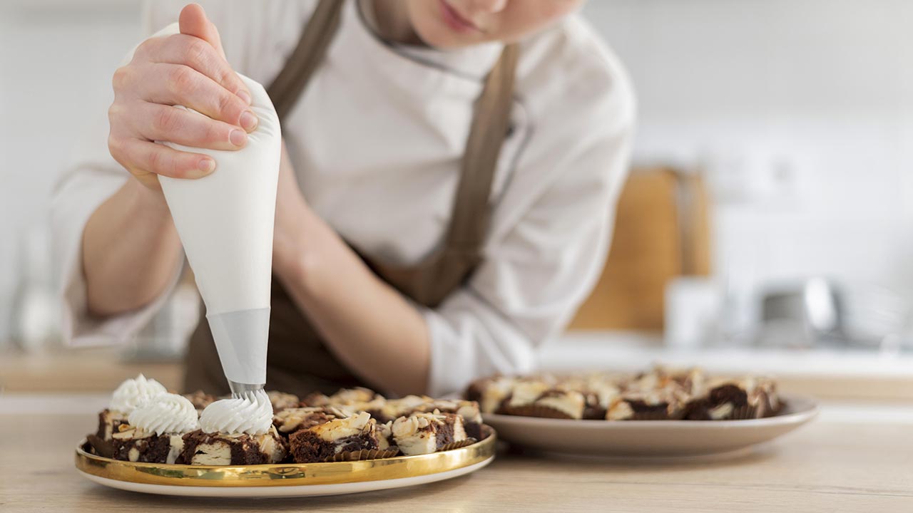 ¿Quieres aprender repostería desde cero? Este curso gratuito en línea ...