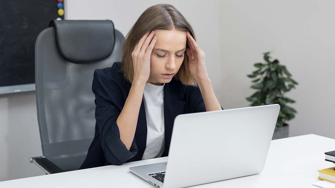 ¿El estrés te agobia en el trabajo? Este curso gratuito te da ...